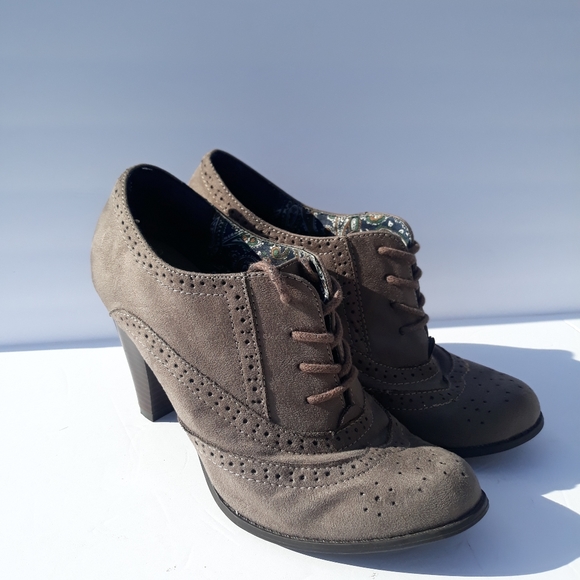 FIONI Clothing | Shoes | Fioni Lace Up Ankle Booties Size 8 | Poshmark